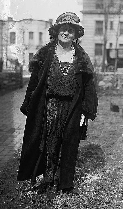 1923 Fashions for Women and Men