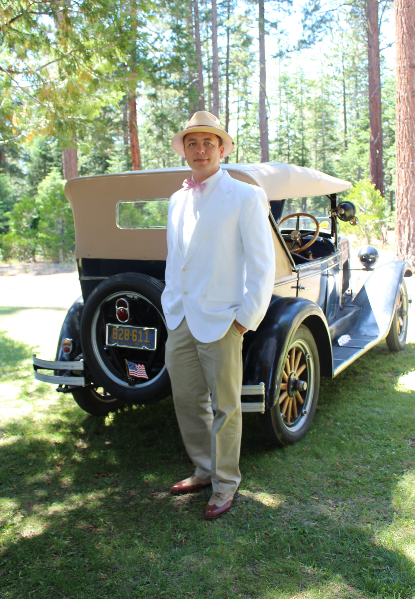 Accurate 1930s Car Show Outfits -- Elegant Art Deco Car Show Outfit ...