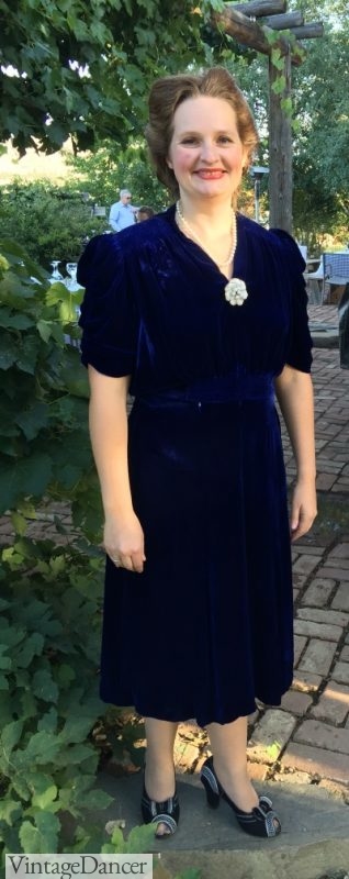 1940s Costume & 40s Outfit Ideas - 16 Women's Looks