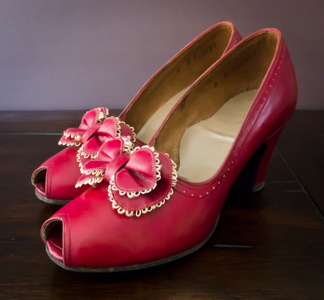 1940s Shoes Styles for Women History