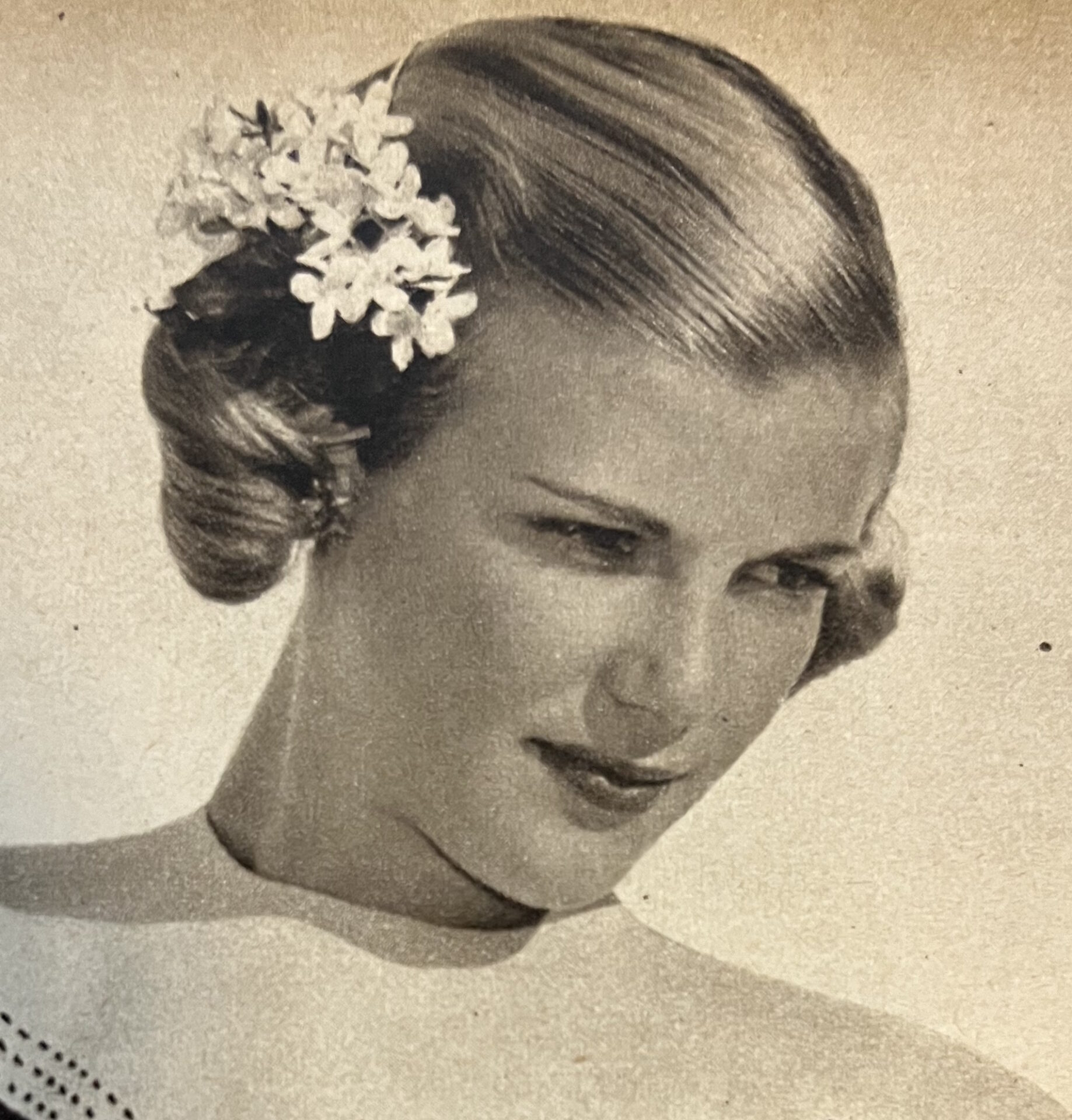 1940s Hairstyles- History of Women's Hairstyles