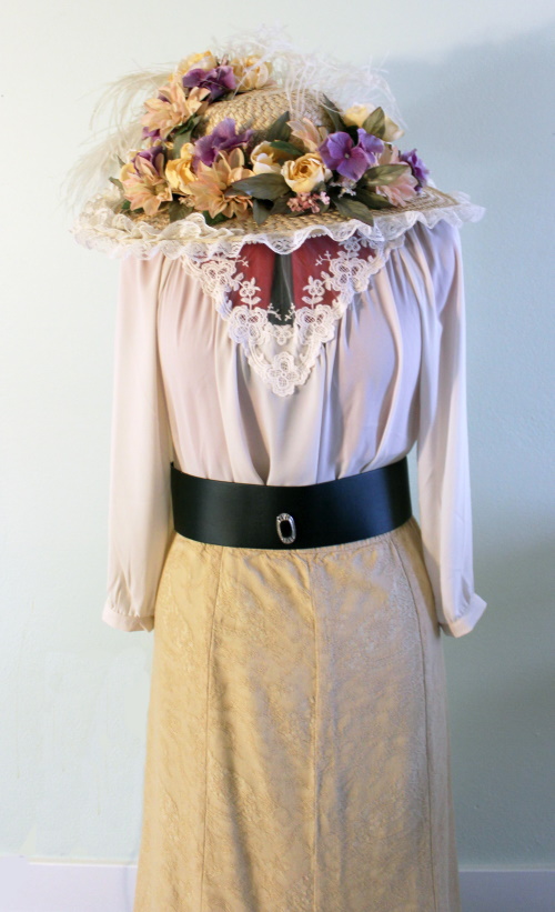 1900s Costume & Outfit Ideas for Ladies