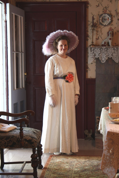 Vintage Maternity Clothing Guide | How to Style Each Decade