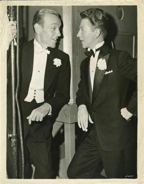 1950s Tuxedos and Men's Wedding Suits 1950s Tuxedos and Men's Wedding Suits