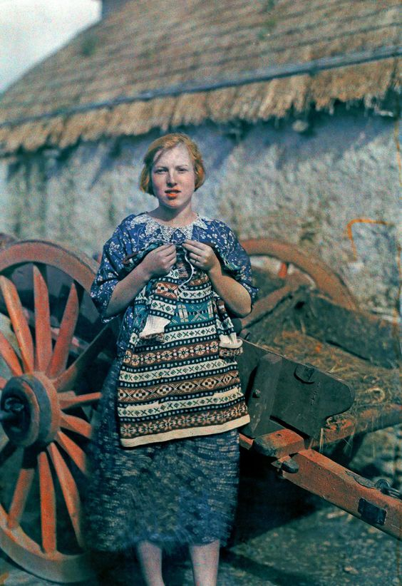 Ladies' 1920s Sweaters and Cardigans History