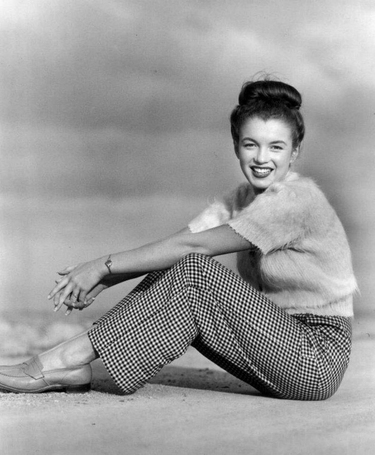 1940s Sweater Styles - Women's Pullovers and Cardigans