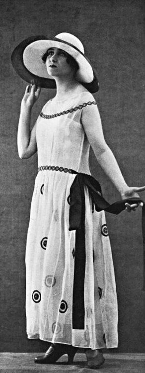 1920s Robe de Style Dress