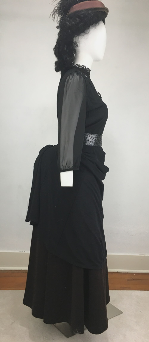 Make an Easy Victorian Costume Dress with a Skirt and Blouse