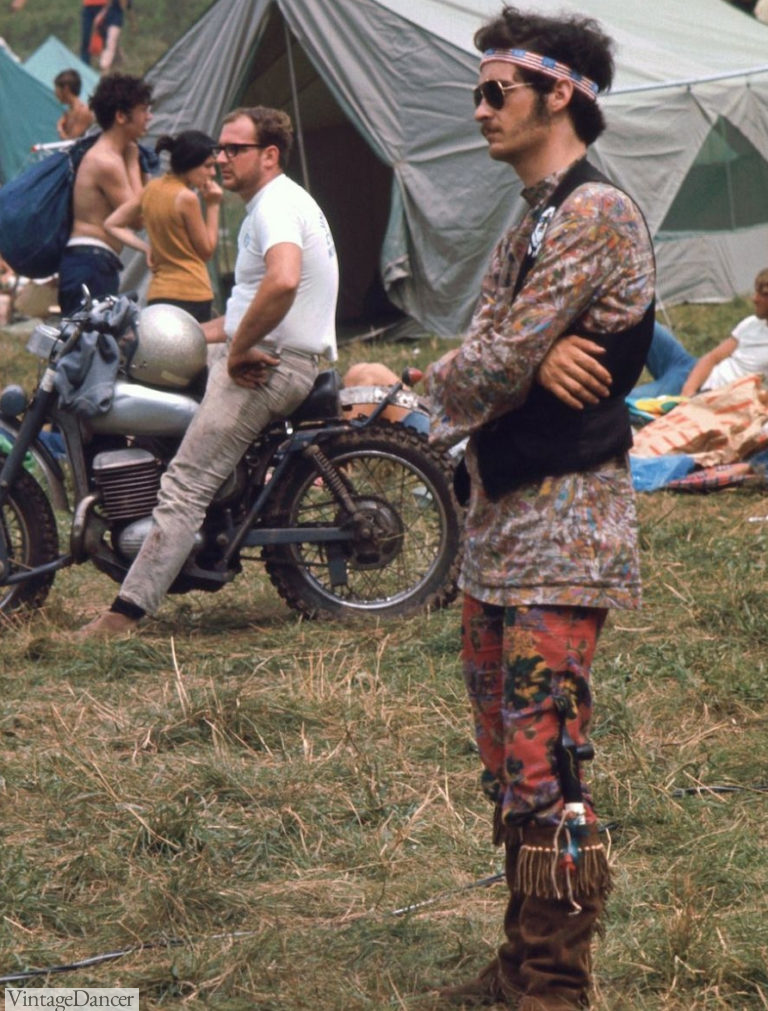 Hippies in the 60s : Fashion, Festivals, Flower Power
